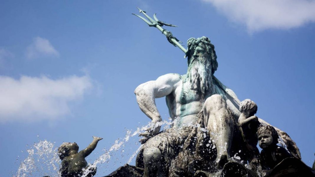 Τί συμβόλιζαν το δίκρανο του Άδη και η τρίαινα του Ποσειδώνα - Cognosco ...