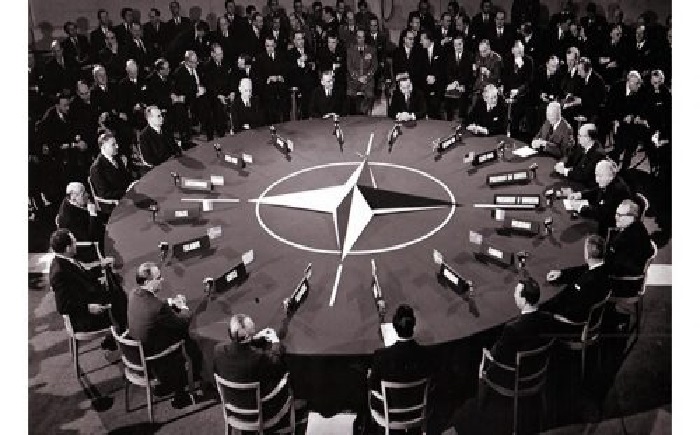 Η συζήτηση στη Βουλή των Ελλήνων το 1952 για την ένταξη της Ελλάδας στο ...